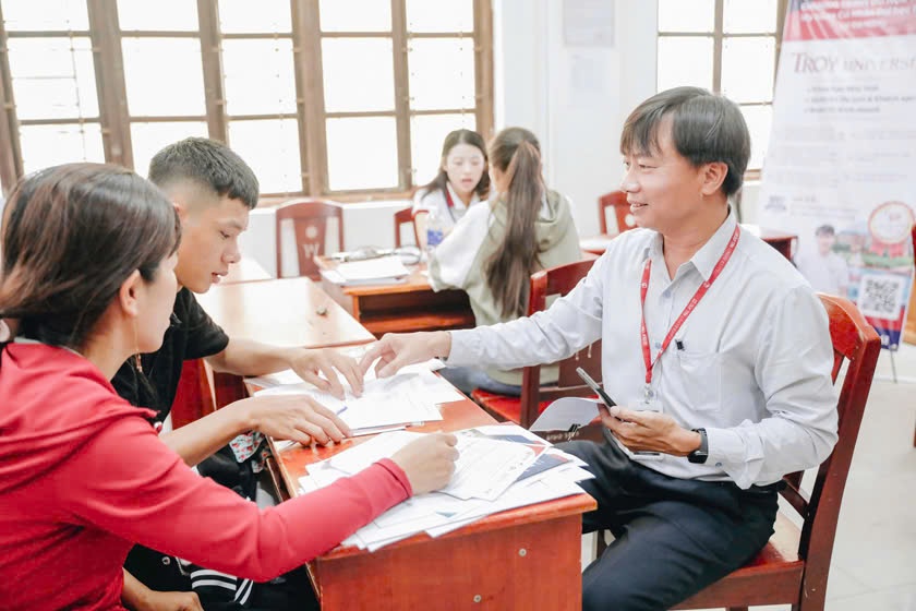 Tân Sinh viên Khóa K30 Hân hoan trong Ngày đầu Nhập học - Tin tức – Sự kiện